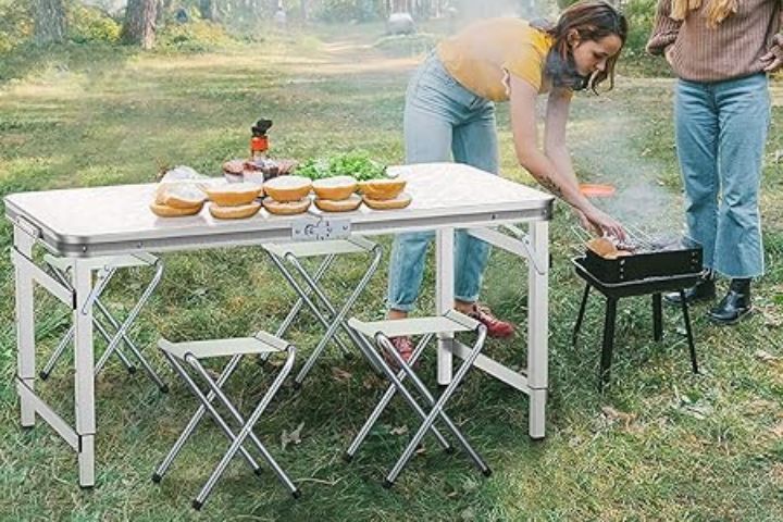 How to Set Up a Folding Table the Right Way